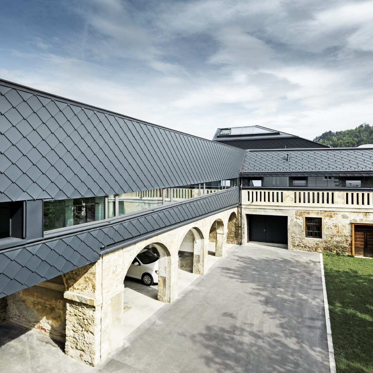 Rhomboid façade tile 29 × 29 | PREFA