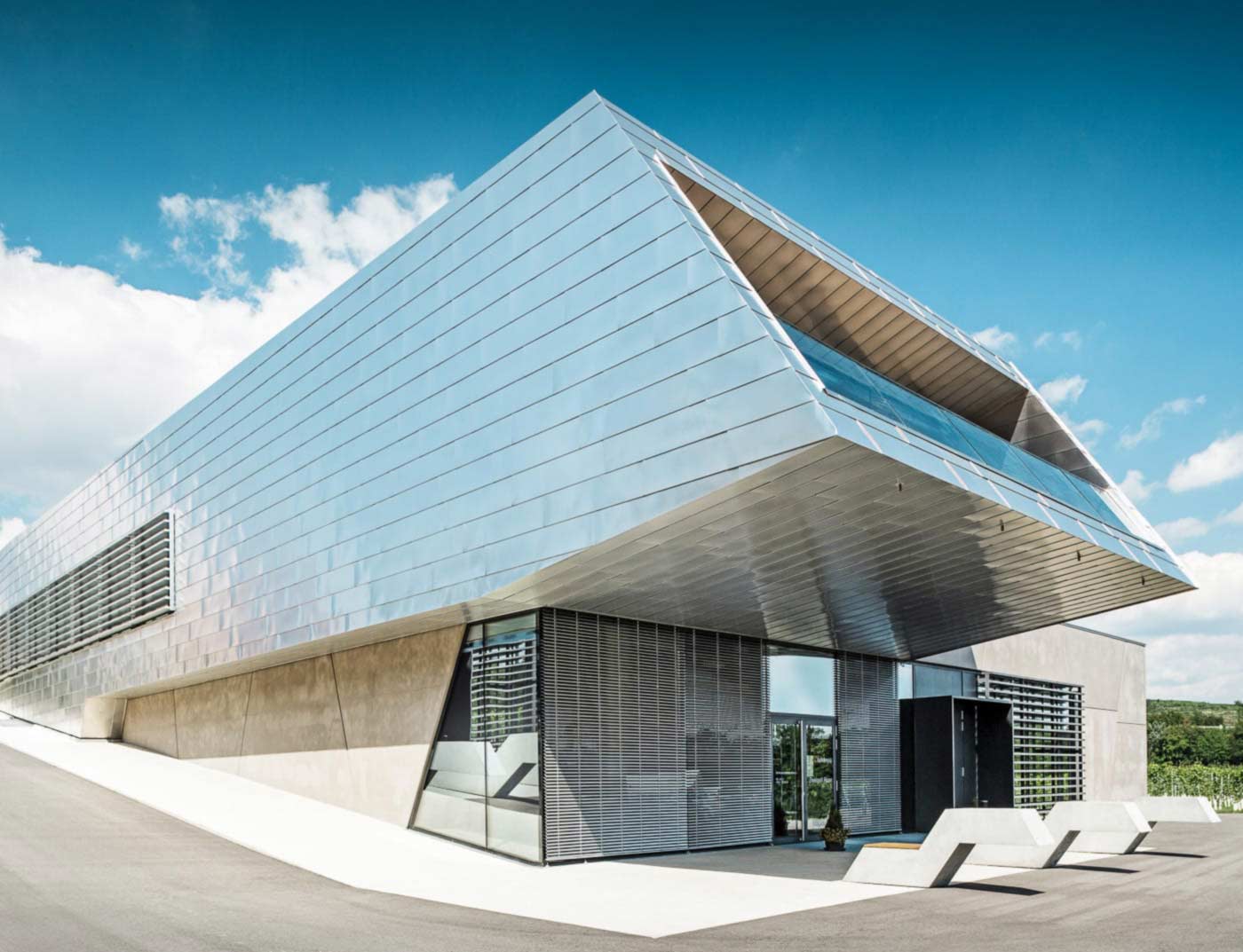 Prefalz ® – Strong and easily machinable material | PREFA